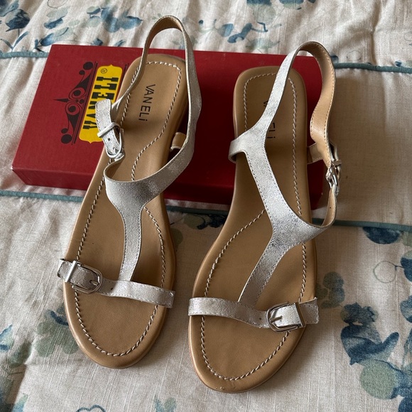 Vaneli | Shoes | Pretty Like New Vaneli Sandals | Poshmark